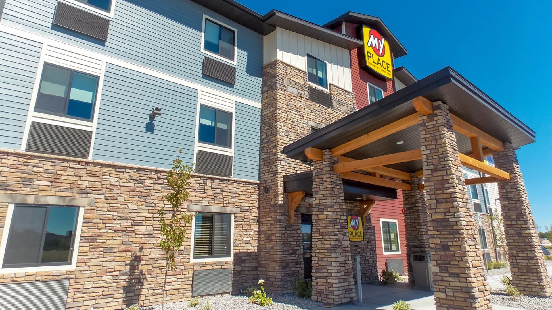 GRAND things happen at FORKS’ Alerus Center | Visit Grand Forks